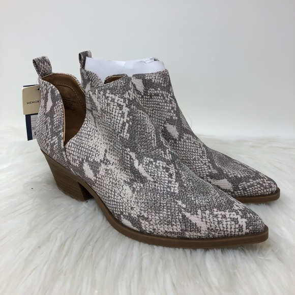 Universal Thread | Shoes | Universal Thread Ankle Bootie | Poshmark